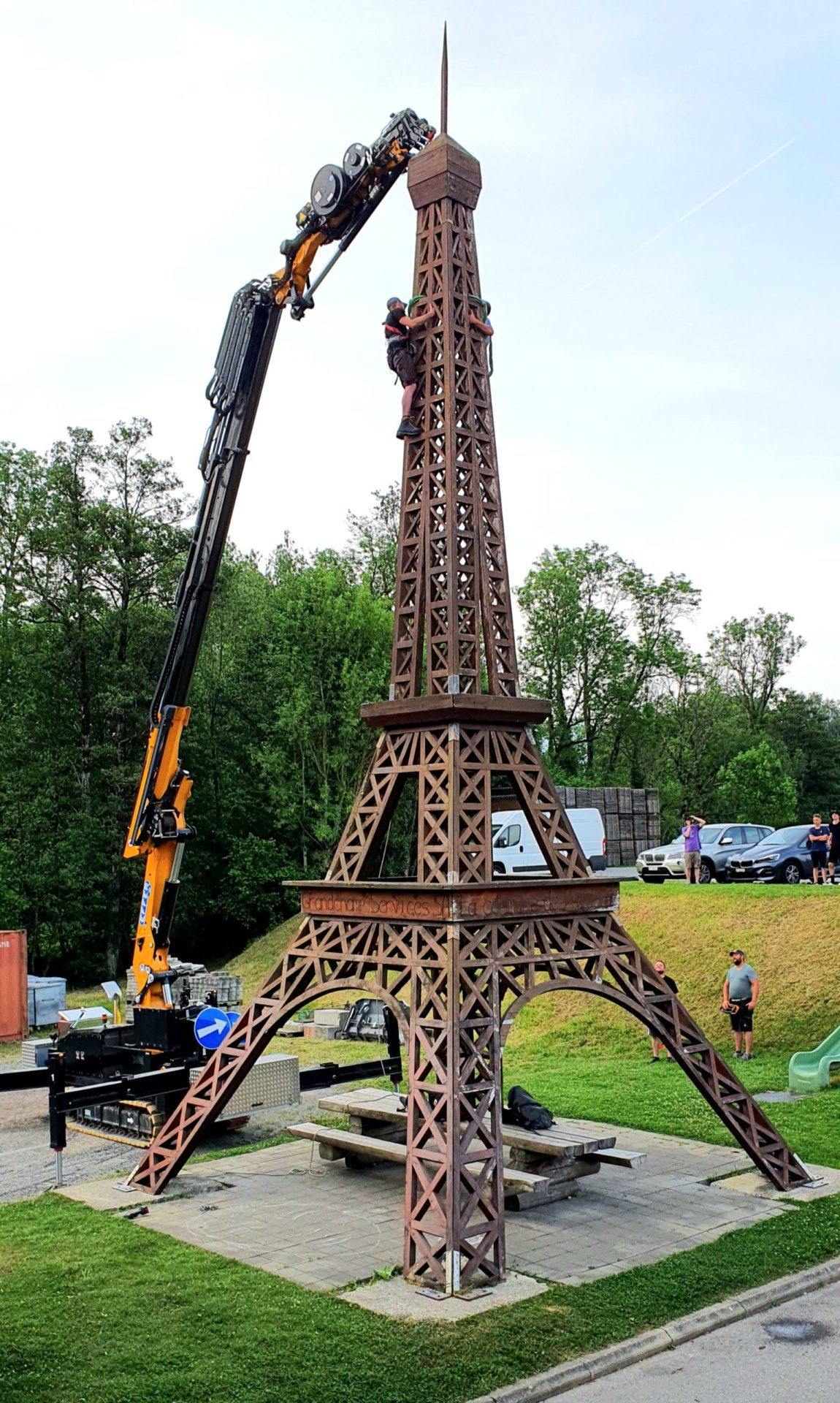 Puidoux a dit adieu à son emblématique Tour Eiffel – Le Courrier