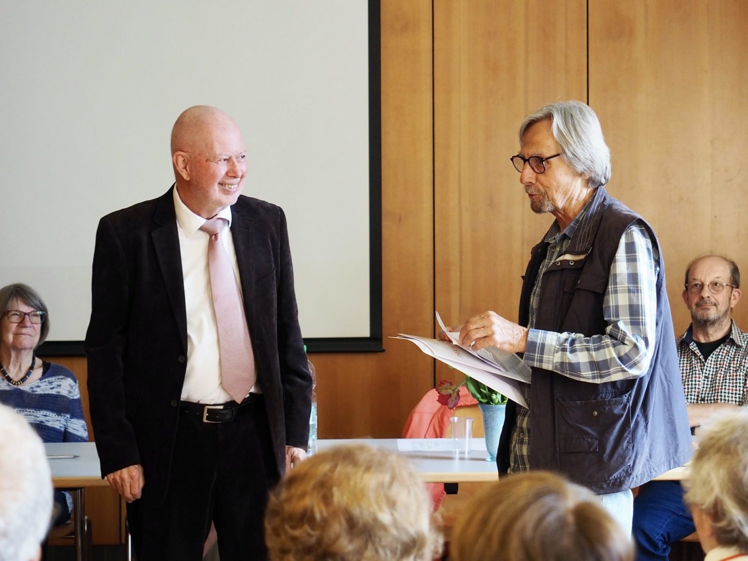 Puidoux – L’artiste peintre Michel Tenthorey honoré par ProLavaux – Le ...