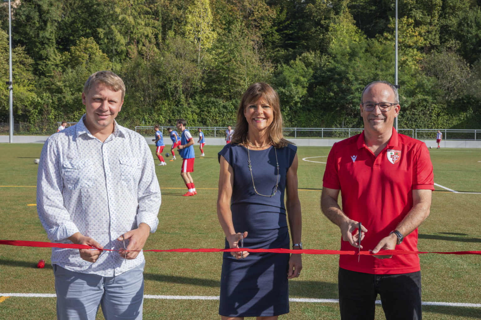 Inauguration du nouveau terrain de football à Pully – Le Courrier